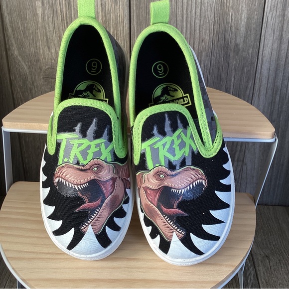 Jurassic World | Shoes | Jurassic World T Rex Dinosaur Blacklime Green ...